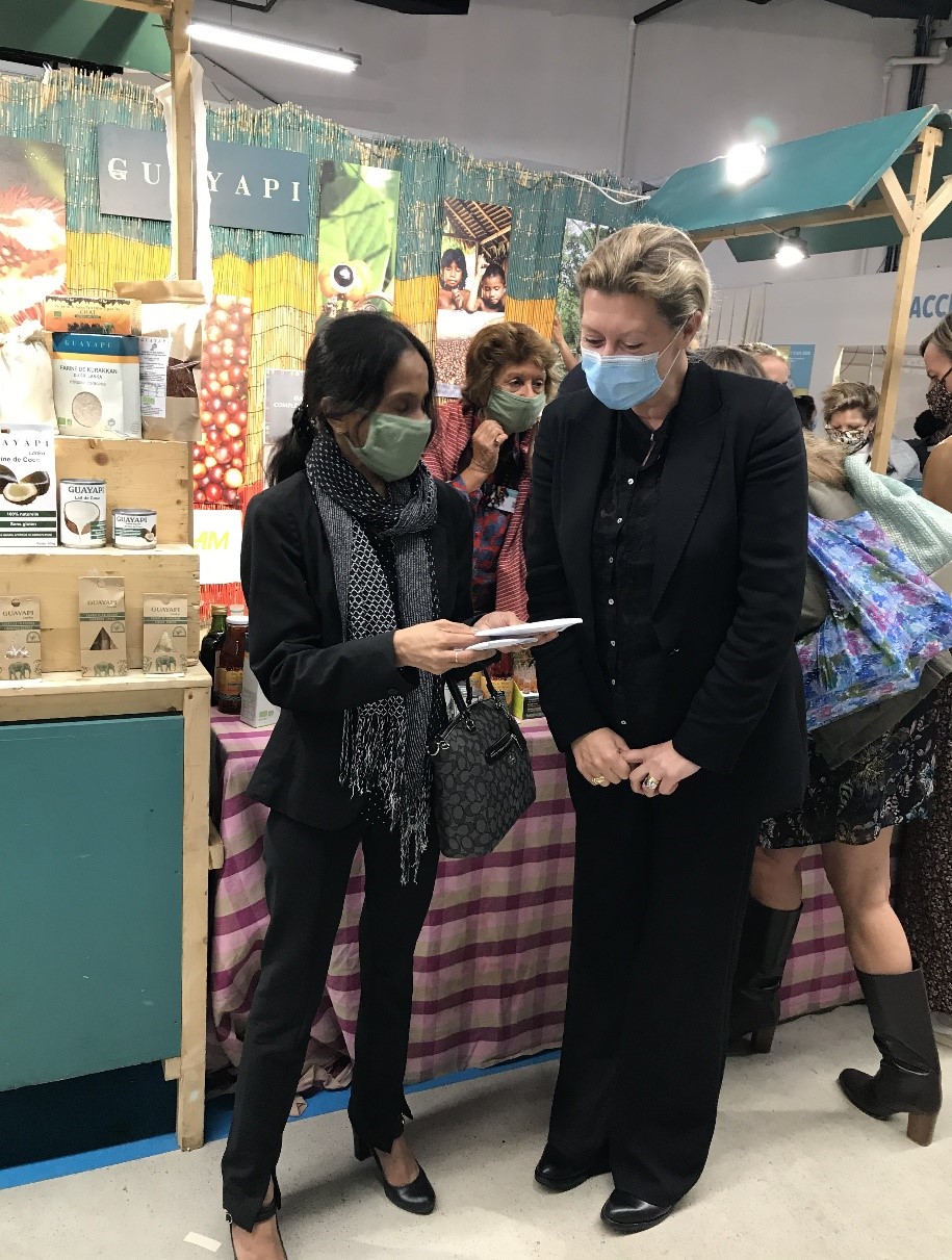 Ceylon Tea Dyed/Branded masks distributed at the “Salon Zen” Exhibition ...