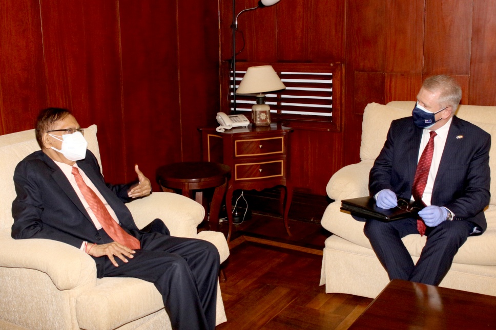 Foreign Minister Prof. G. L Peiris discusses Strengthening Mutual ...