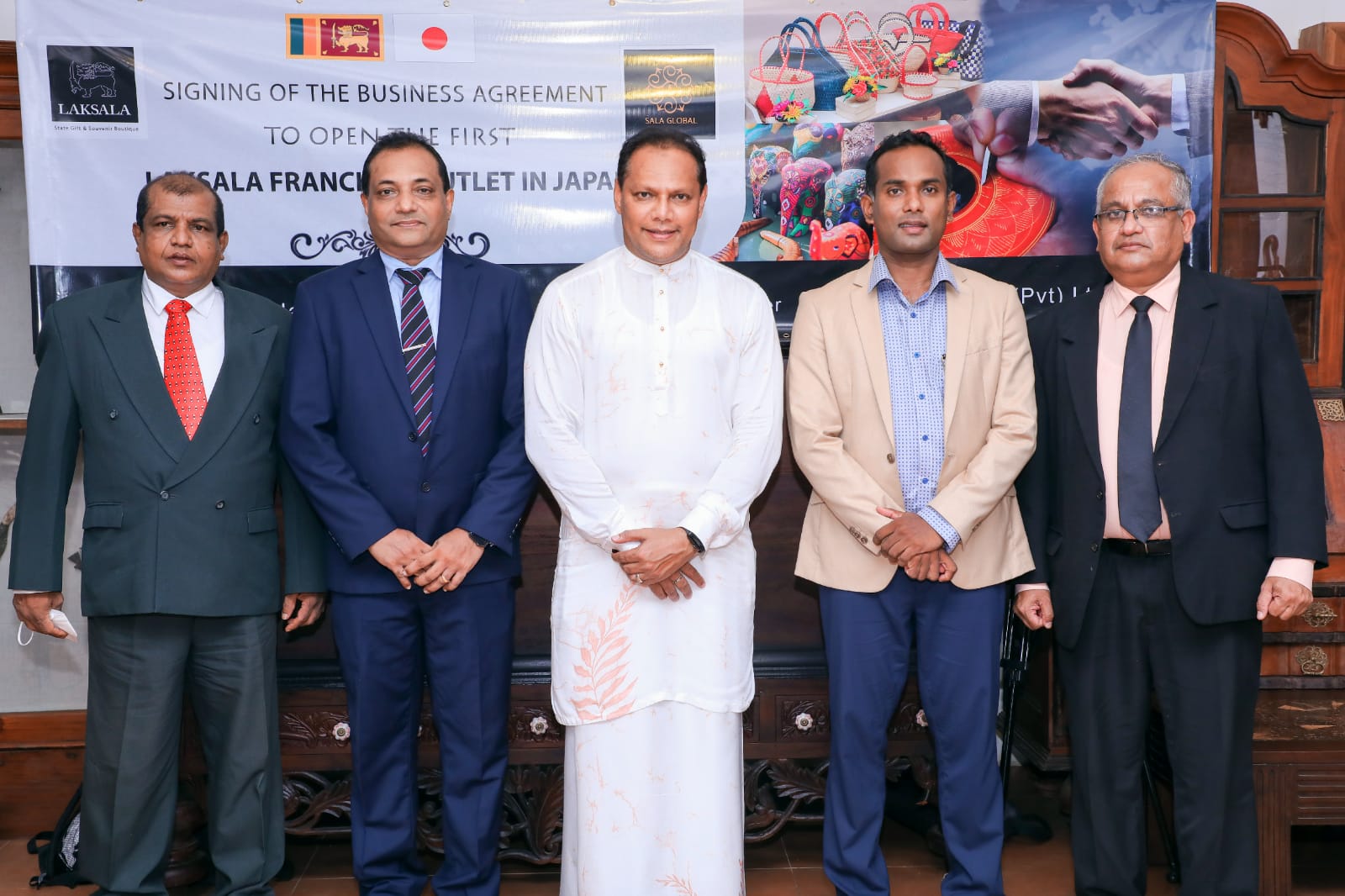 Sri Lanka Mission in Japan Facilitates “Laksala Handicrafts” to ...