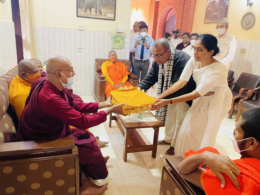 Katina pooja concludes at Sri Lanka Maha Viharaya in Lumbini – Ministry ...