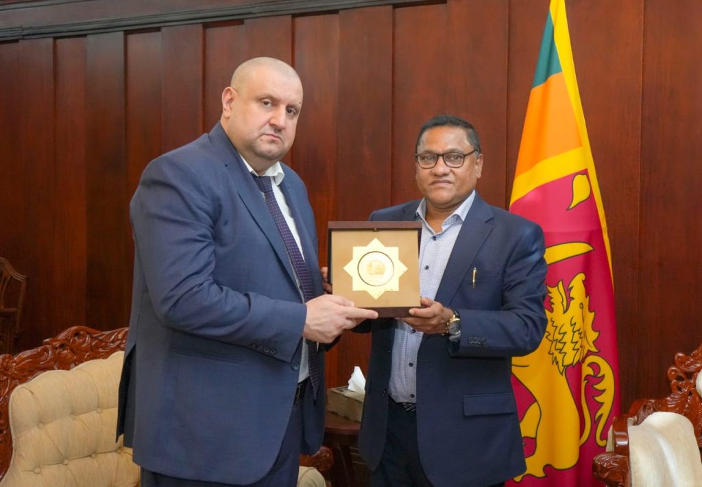 Ambassador of Palestine in Sri Lanka calls on Minister Vjitha Herath ...